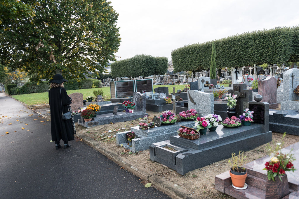 3 Things You Should Know About Cremation Burial Vault Dimensions | Urns.com